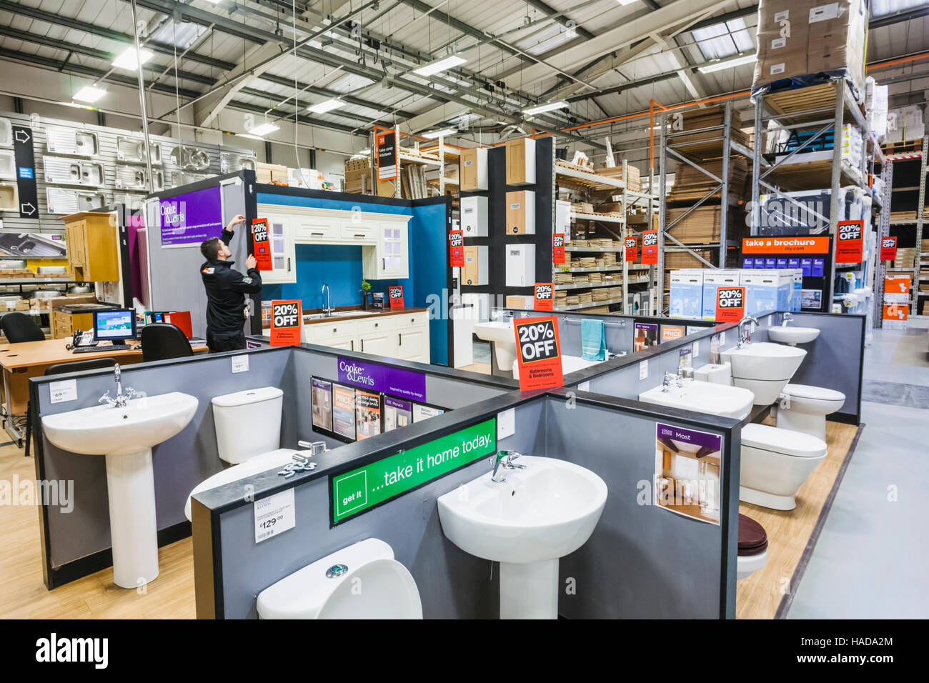 England, London, DIY Store Display of Bathroomware Stock Photo - Alamy