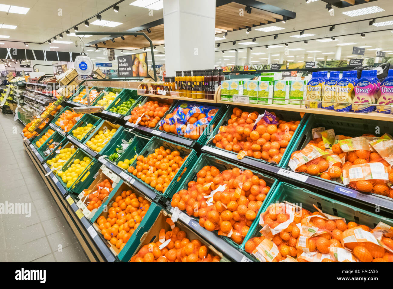 England, London, Supermarket Display of Fruit Stock Photo - Alamy