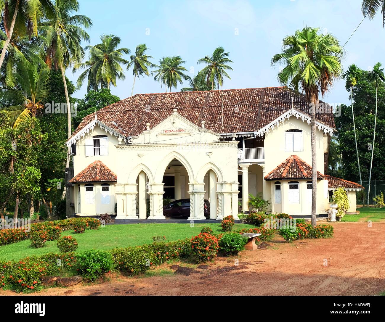 Large house massive house hi-res stock photography and images - Alamy