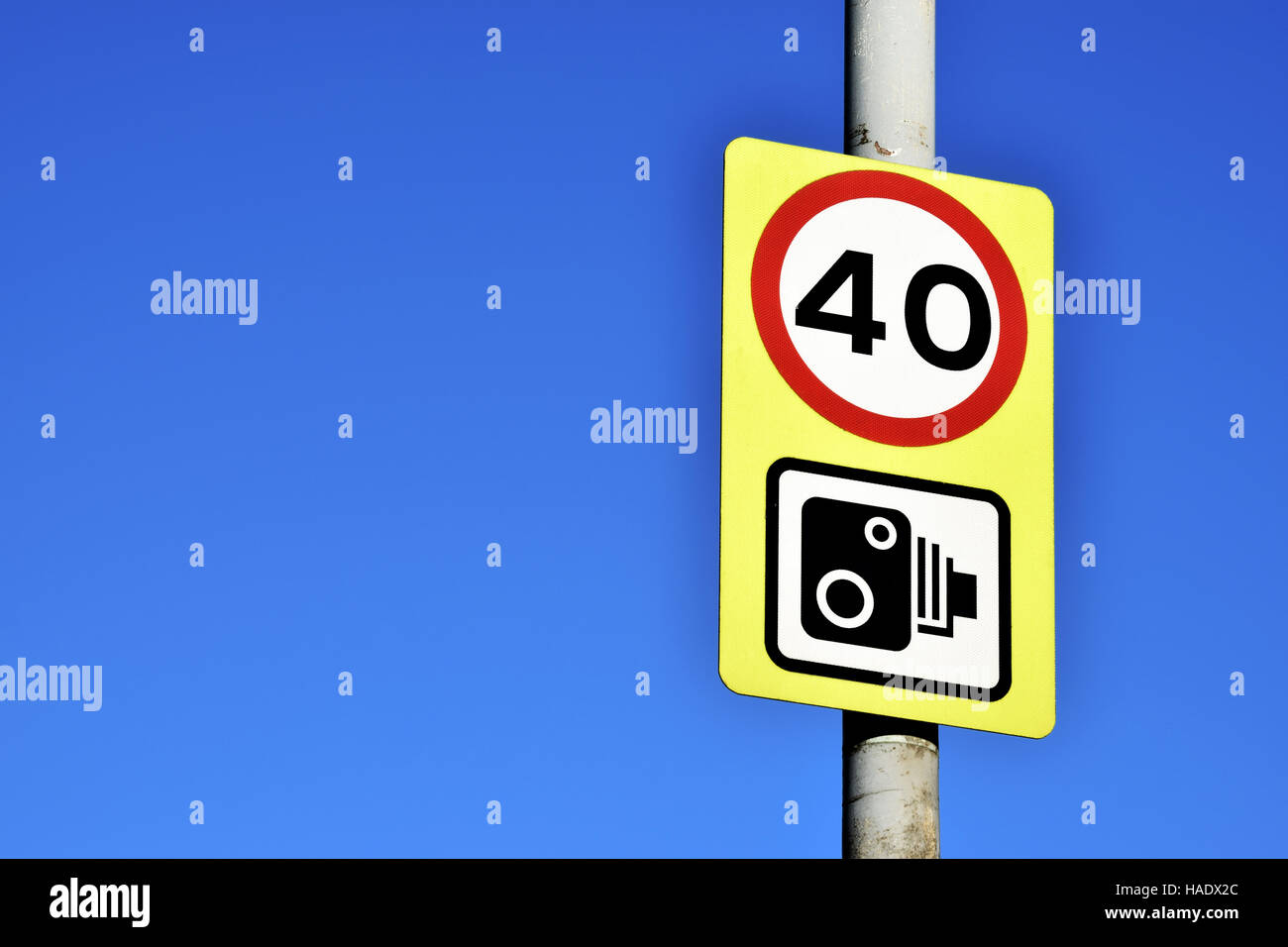 Speed limit 40 traffic hi-res stock photography and images - Alamy
