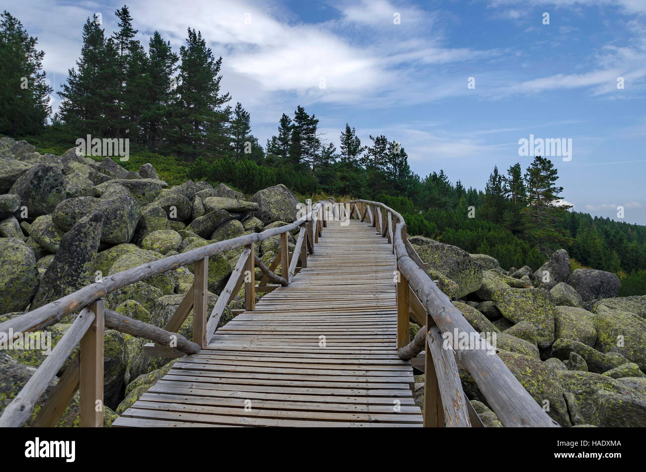 Stone bridge wallpapers hi-res stock photography and images - Alamy