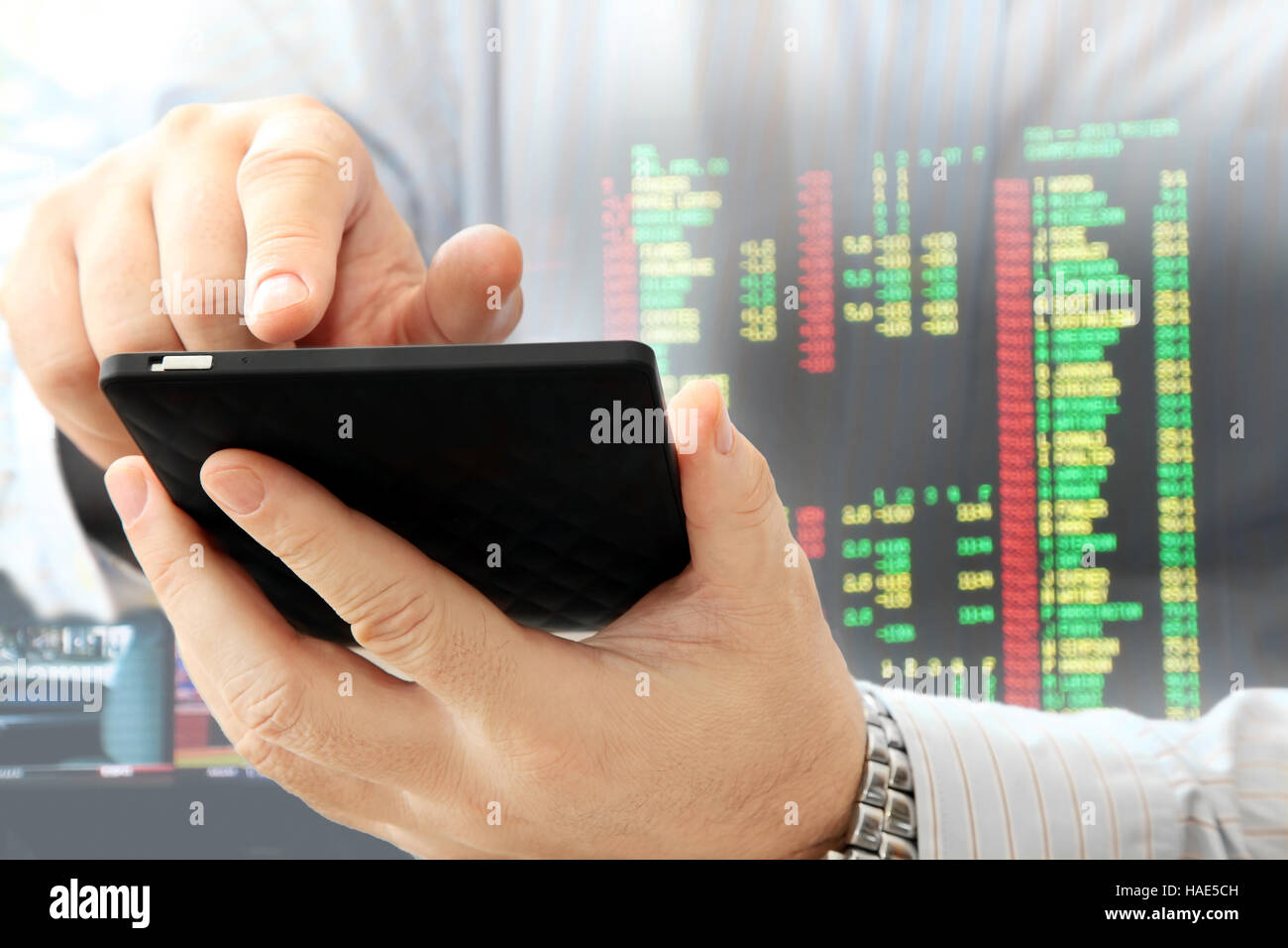 Man using smartphone Stock Photo - Alamy