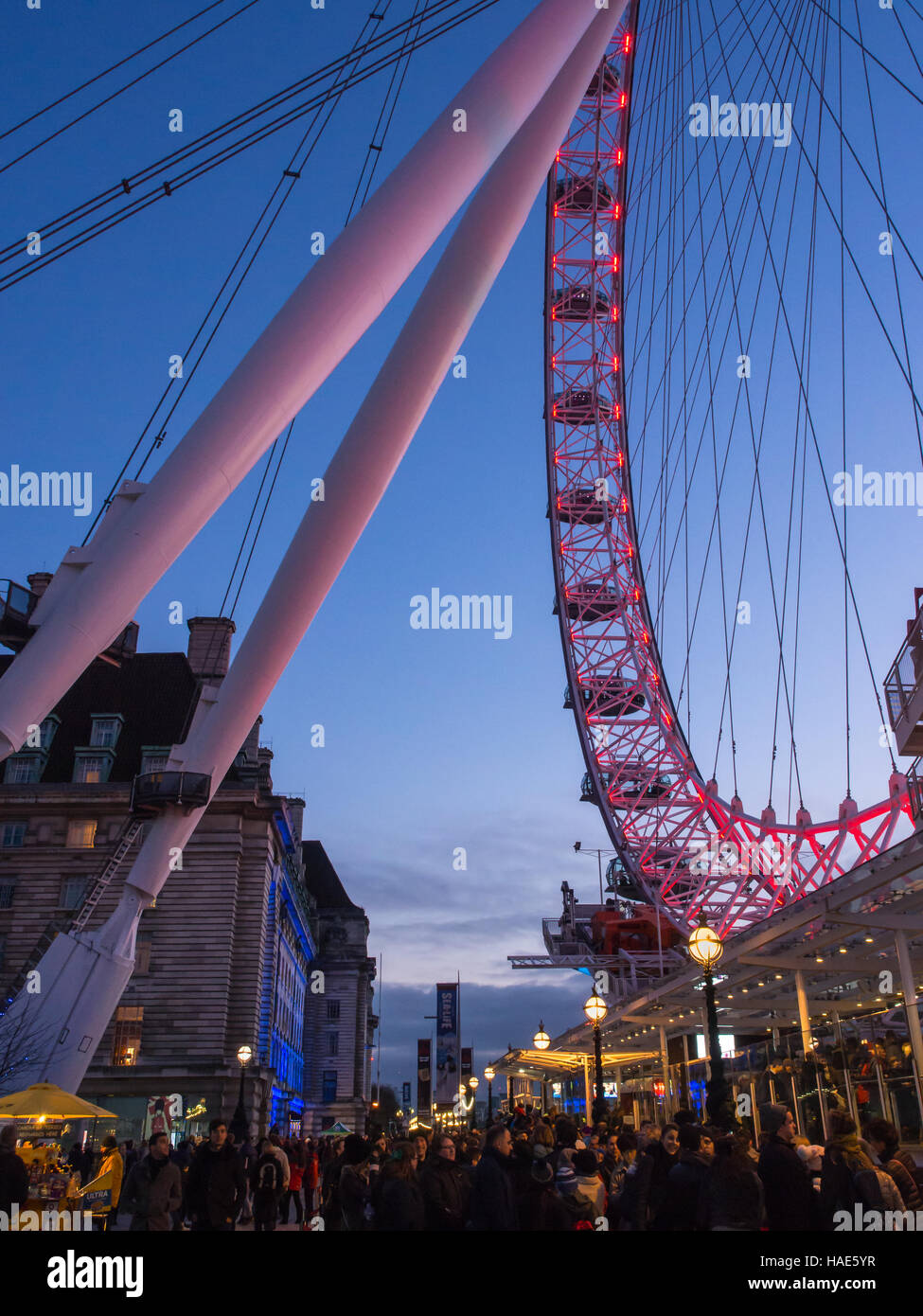 Catching the eye hi-res stock photography and images - Alamy