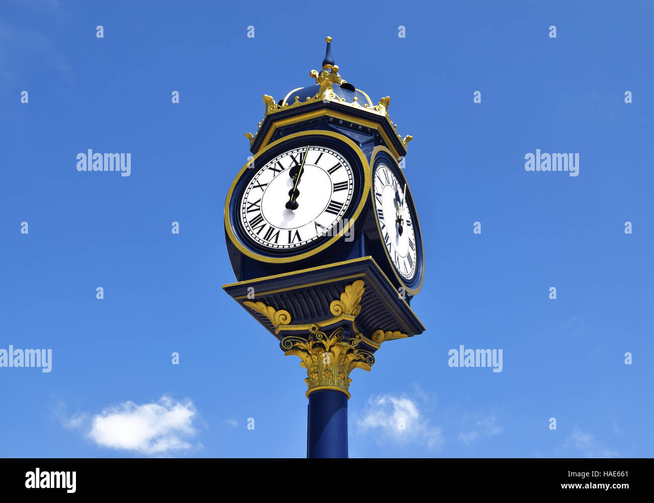 Big clock hi-res stock photography and images - Alamy