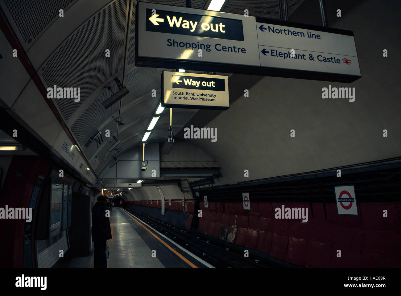 Elephant and castle tube station hi-res stock photography and images ...