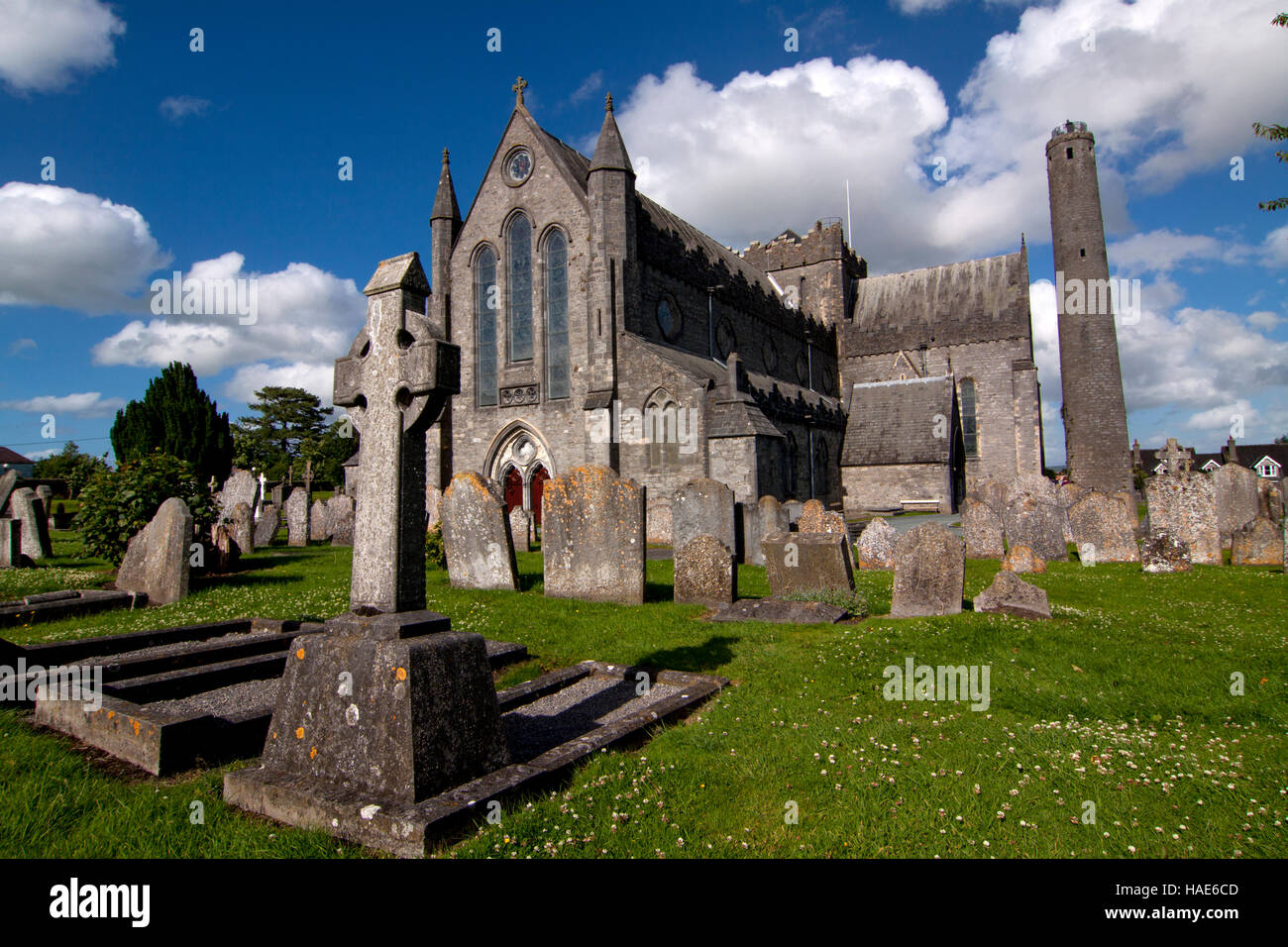 Old church cemetery hi-res stock photography and images - Alamy
