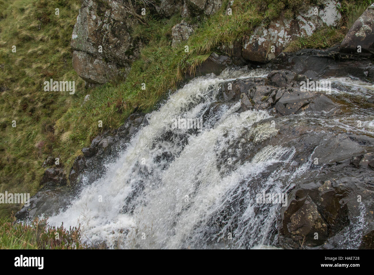 Wet rocks gushing water hi-res stock photography and images - Alamy