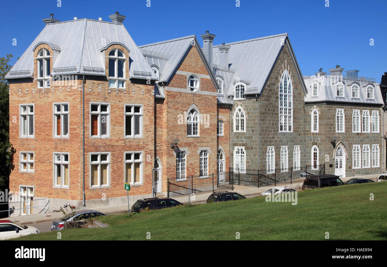 Saint denis avenue hi-res stock photography and images - Alamy