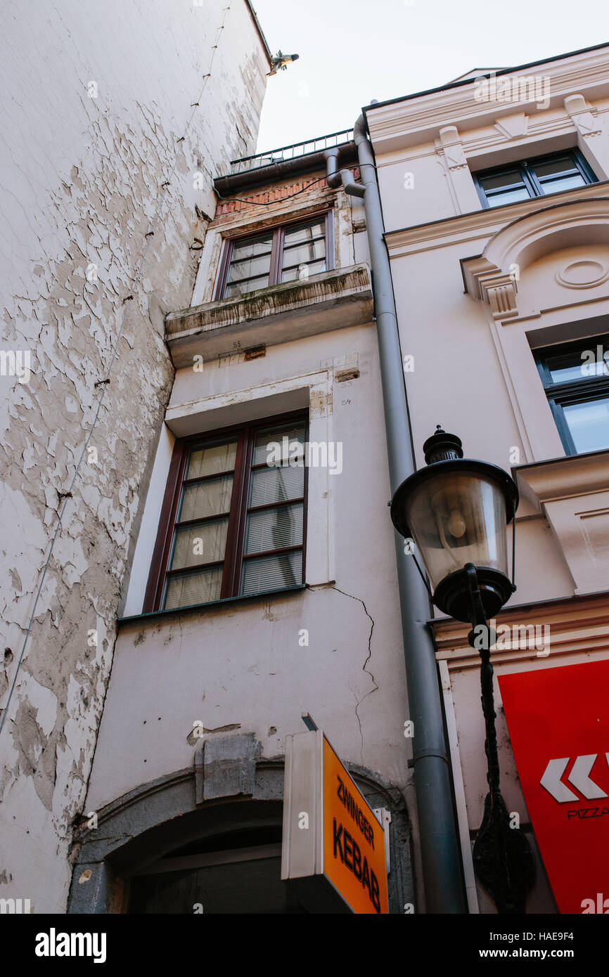 Narrowest house of the city hi-res stock photography and images - Alamy