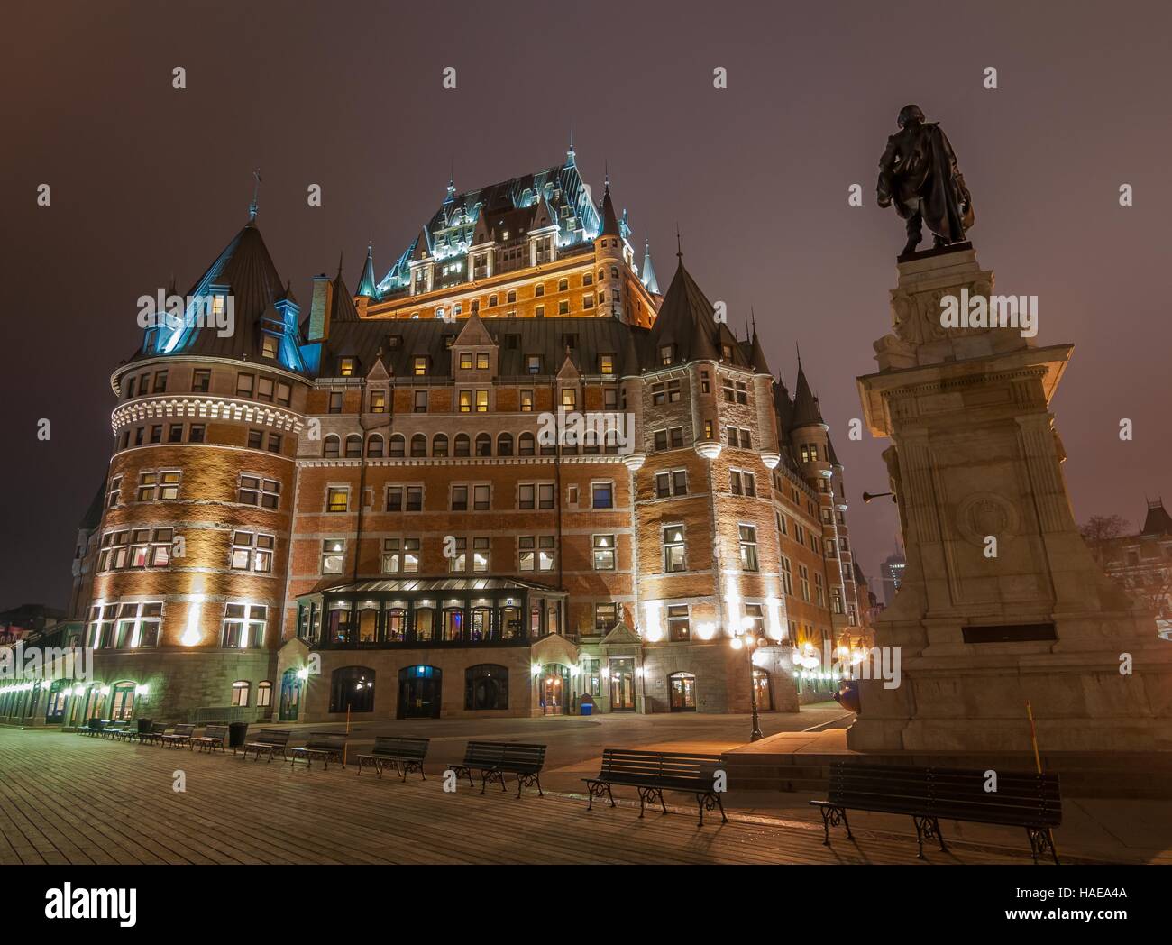 Old quebec skyline night dusk hi-res stock photography and images - Alamy