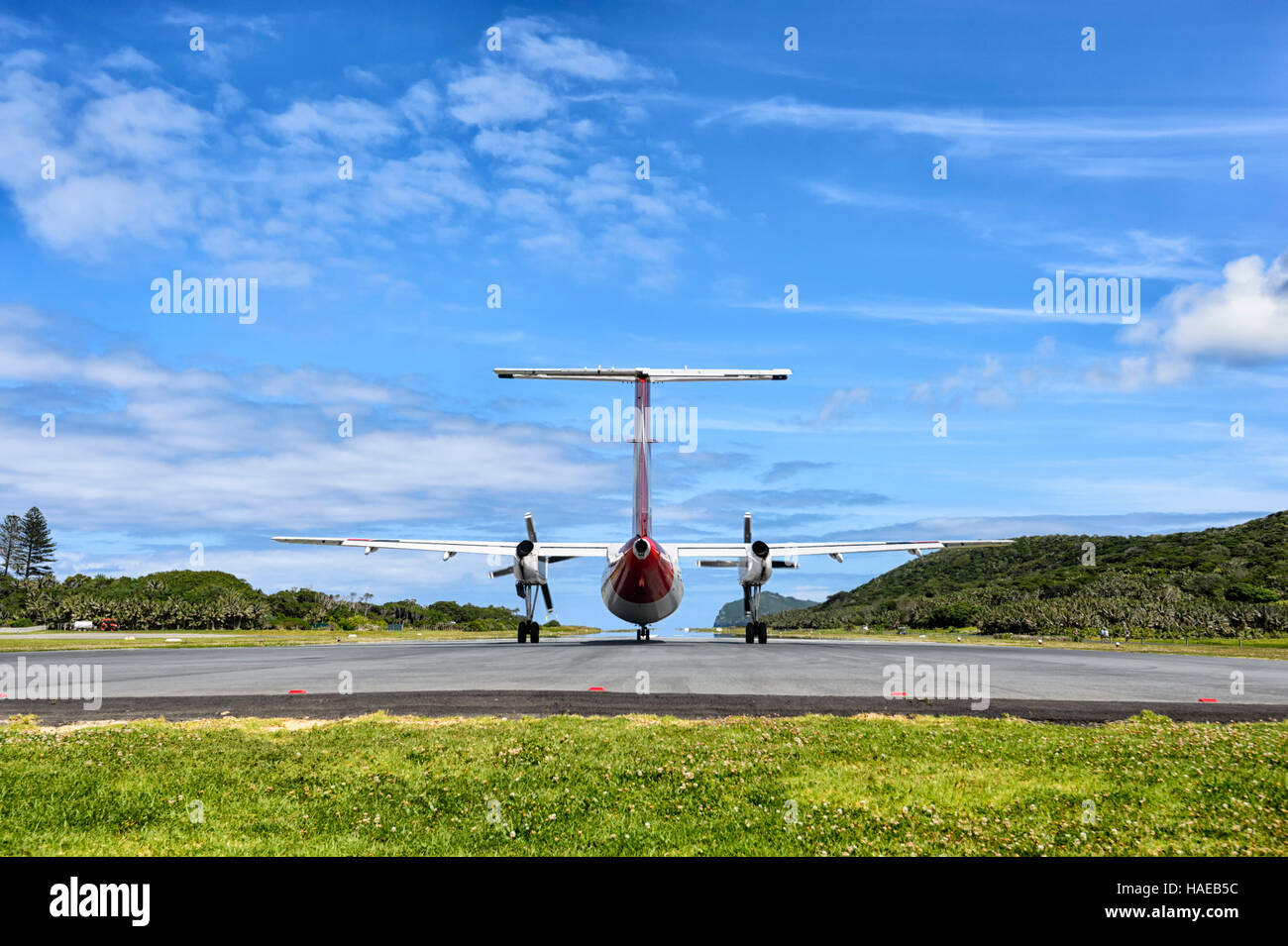 QantasLink de Havilland DHC-8 200 Series DASH 8 Aircraft about to take ...