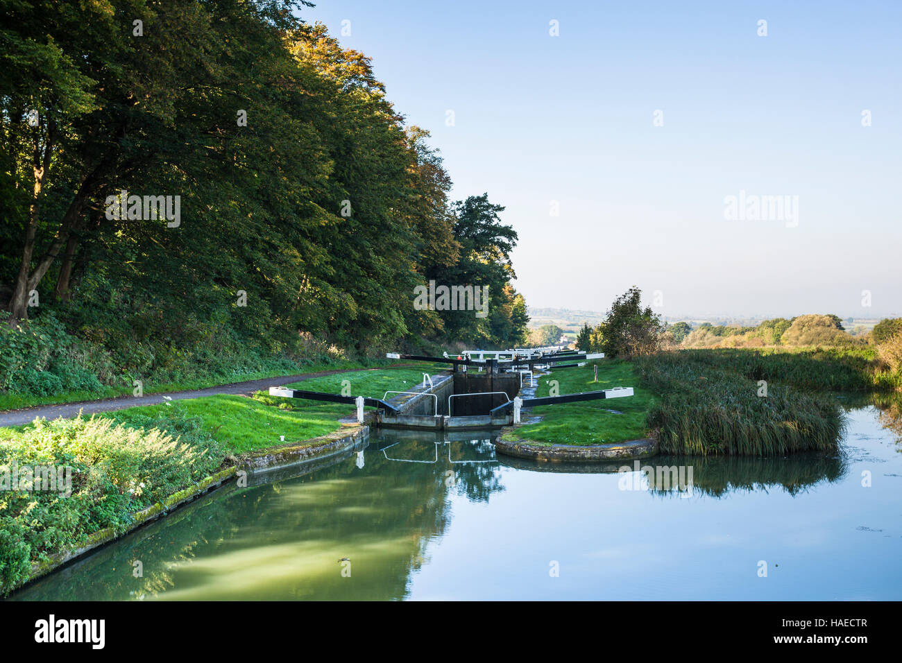 The Caen Hill locks on the Kennet and Avon canal Stock Photo - Alamy