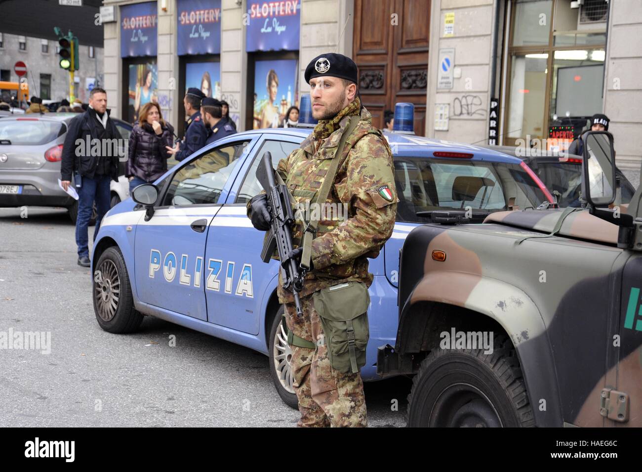 Police car 70 hi-res stock photography and images - Alamy