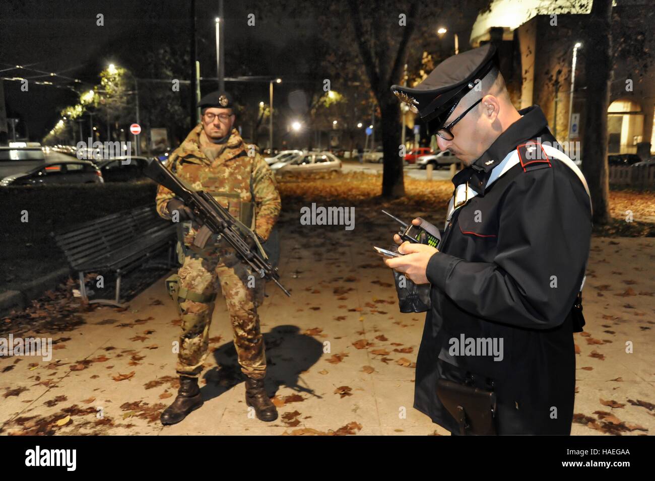 Milan, November 2016, mixed patrols of police and Army for control of ...