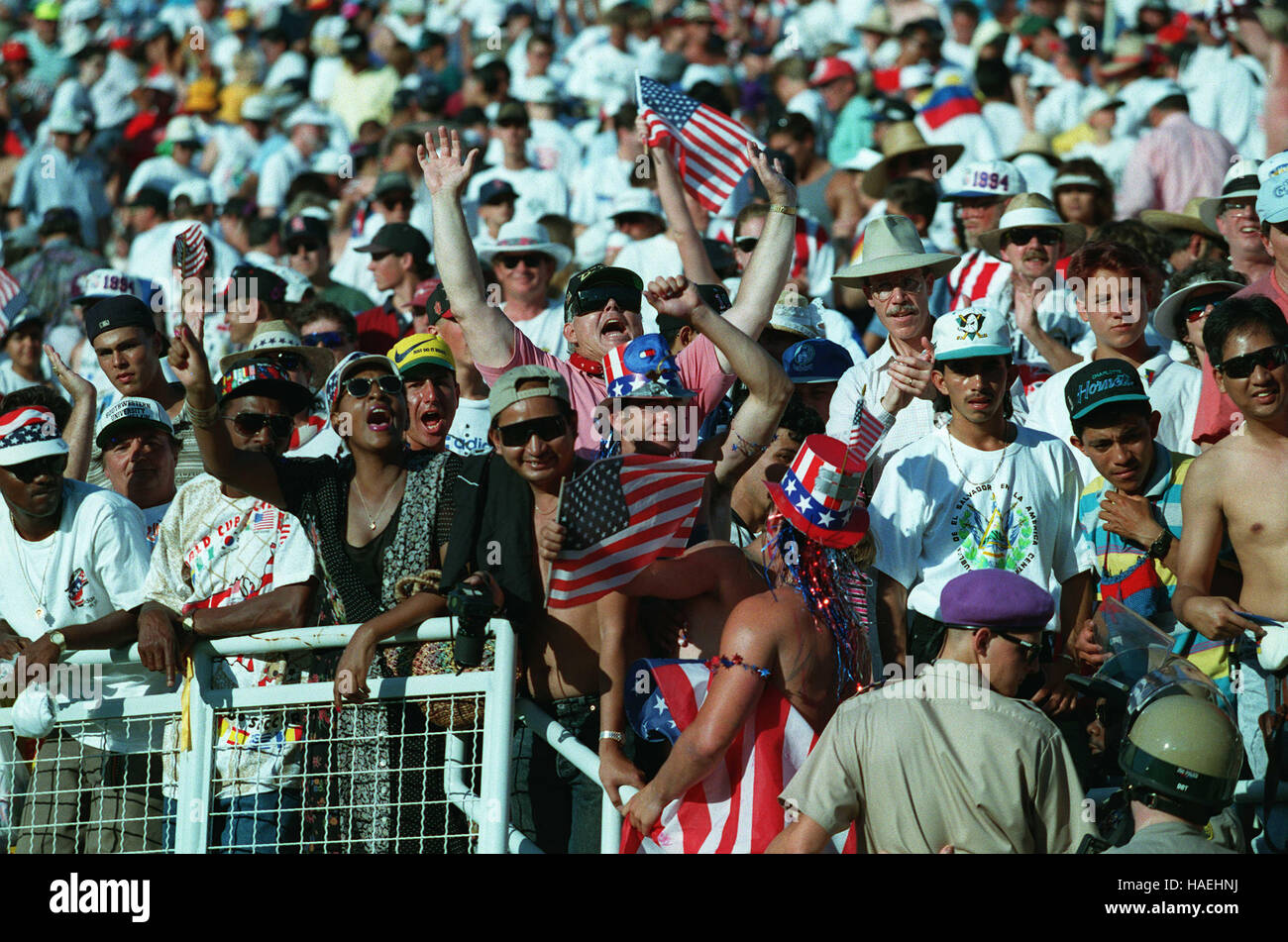 CROWDS WORLD CUP 1994 04 July 1994 Stock Photo - Alamy