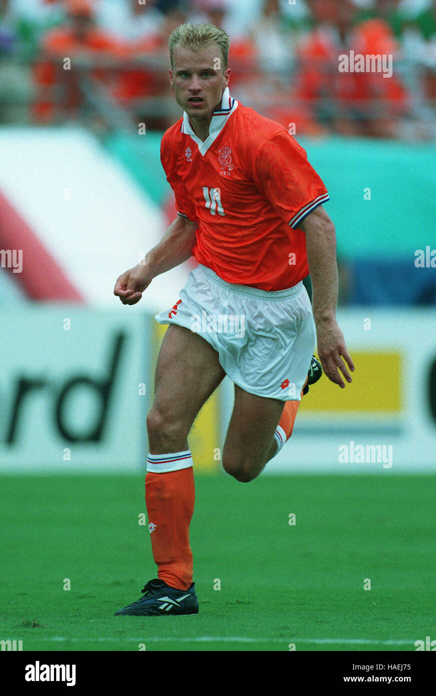 DENNIS BERGKAMP HOLLAND & INTER MILAN FC 12 July 1994 Stock Photo - Alamy