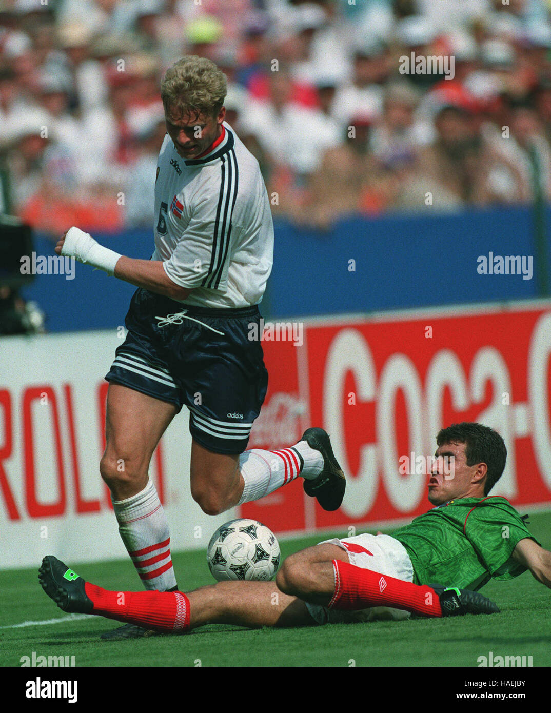 JOSTEIN FLO & JOAQUIN DEL OLMO NORWAY V MEXICO 20 July 1994 Stock Photo ...