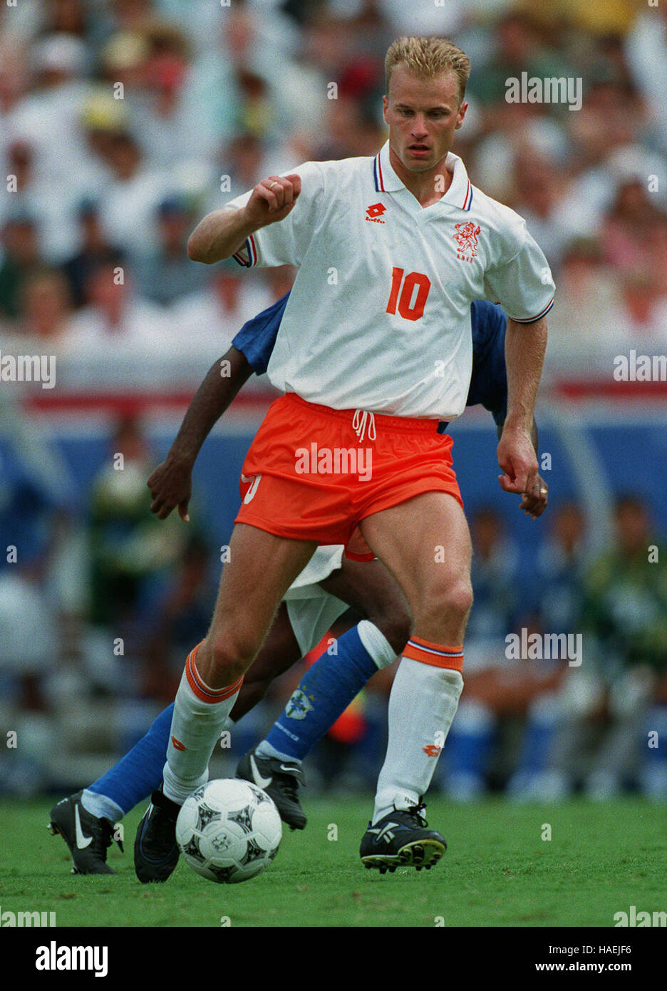 Dennis bergkamp holland hi-res stock photography and images - Alamy