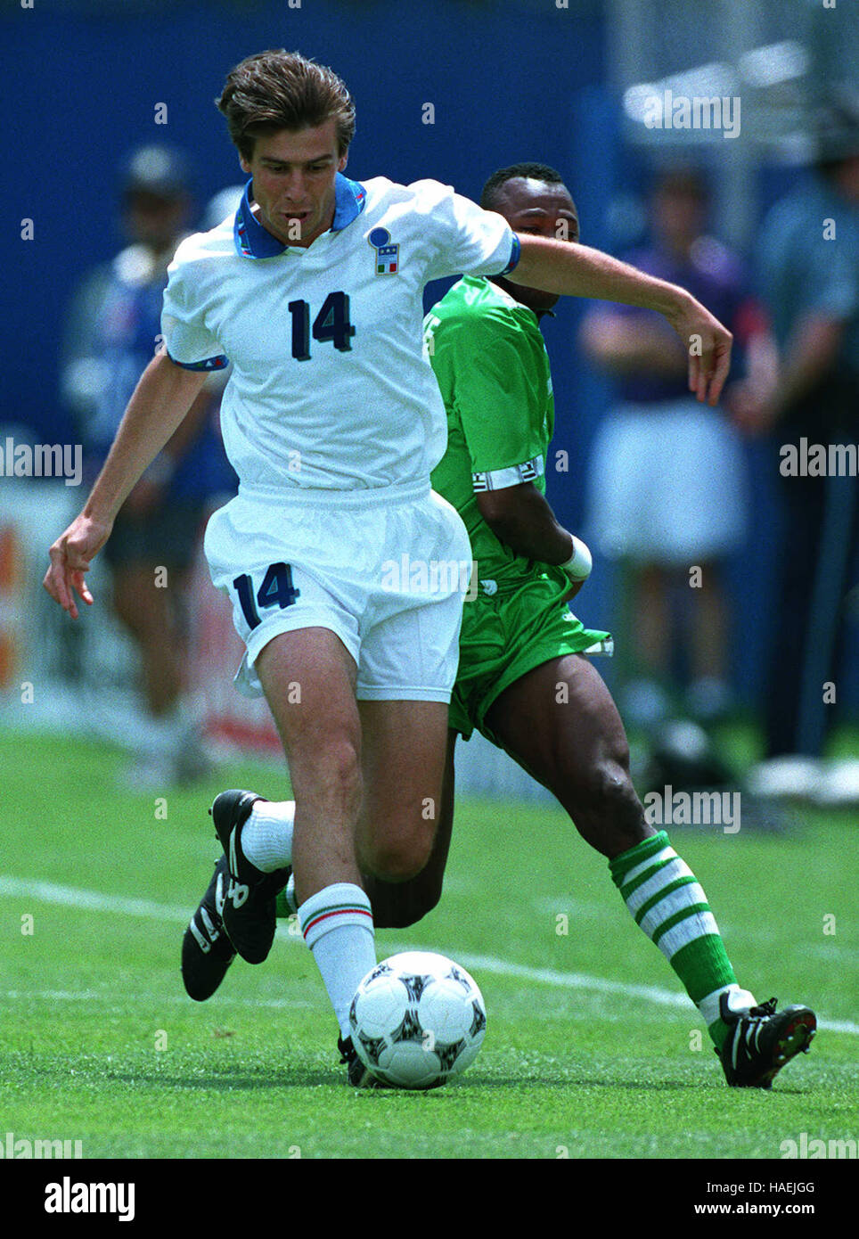 NICOLA BERTI EMMANUEL AMUNIKE ITALY V NIGERIA 05 July 1994 Stock Photo ...