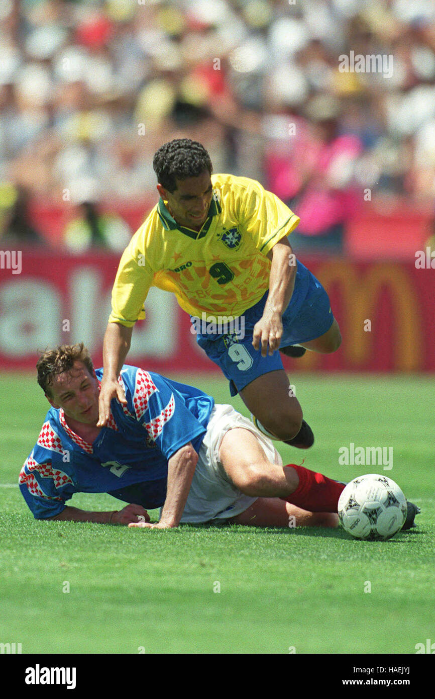 KUZNETSOV & ZINHO BRAZIL V RUSSIA 20 June 1994 Stock Photo - Alamy