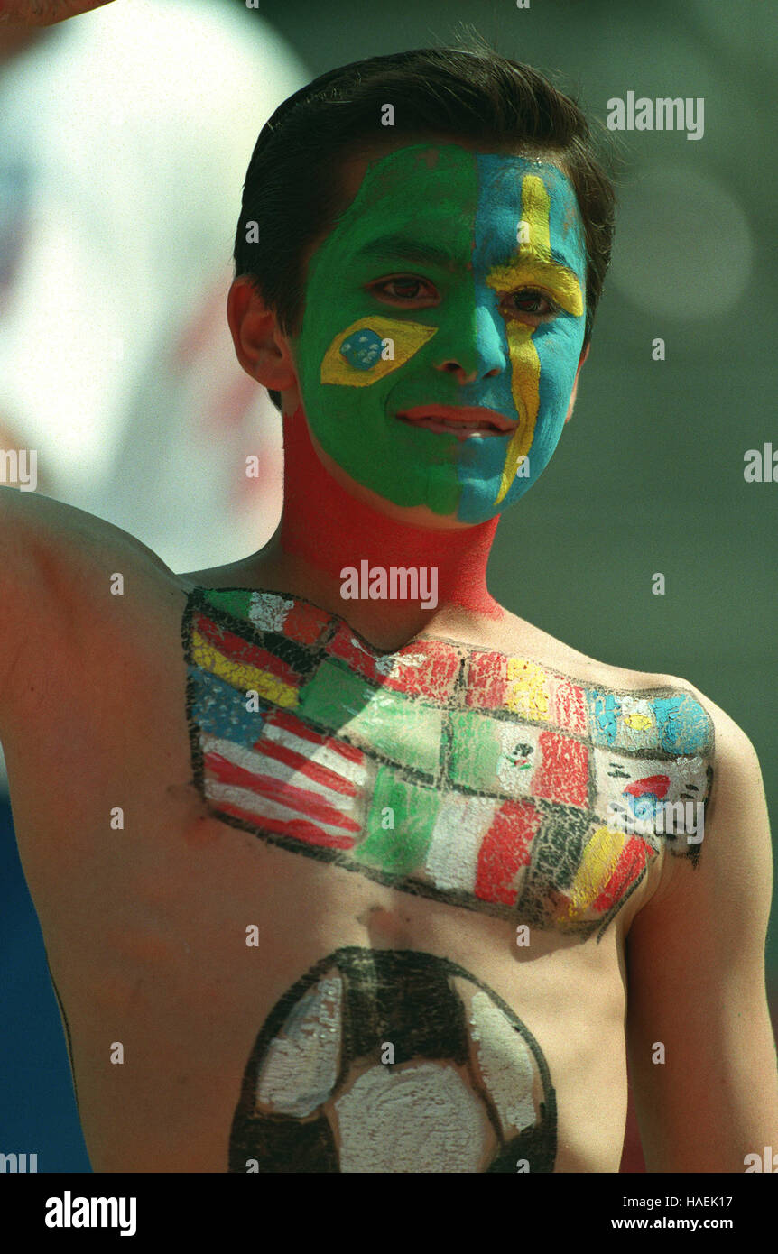 BRAZILIAN FAN BEFORE WORLD CUP FINAL 17 July 1994 Stock Photo - Alamy