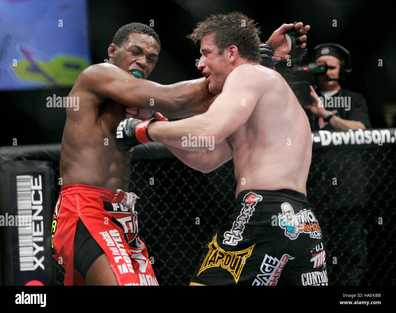 Jon Jones, left, fights Stephan Bonnar at UFC 94 at the MGM Grand Arena ...