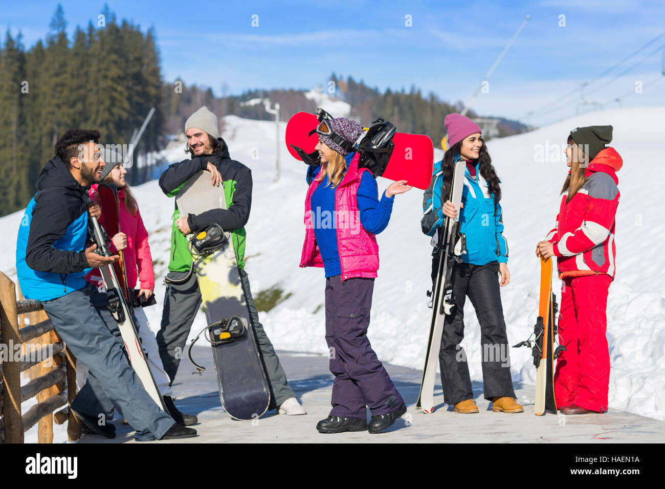 Asian male snowboarder hi-res stock photography and images - Alamy