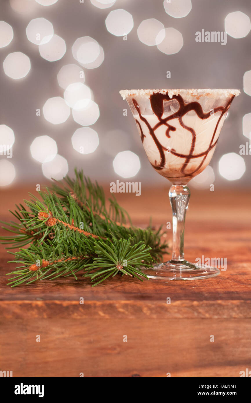 Cocktail with christmas decorations hi-res stock photography and images ...