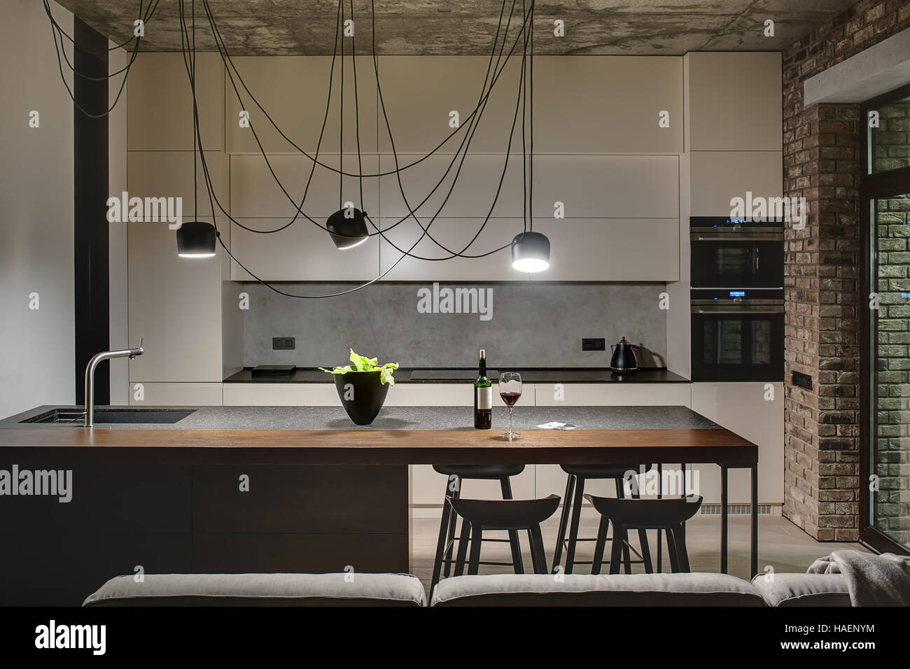 Loft style kitchen hi-res stock photography and images - Alamy