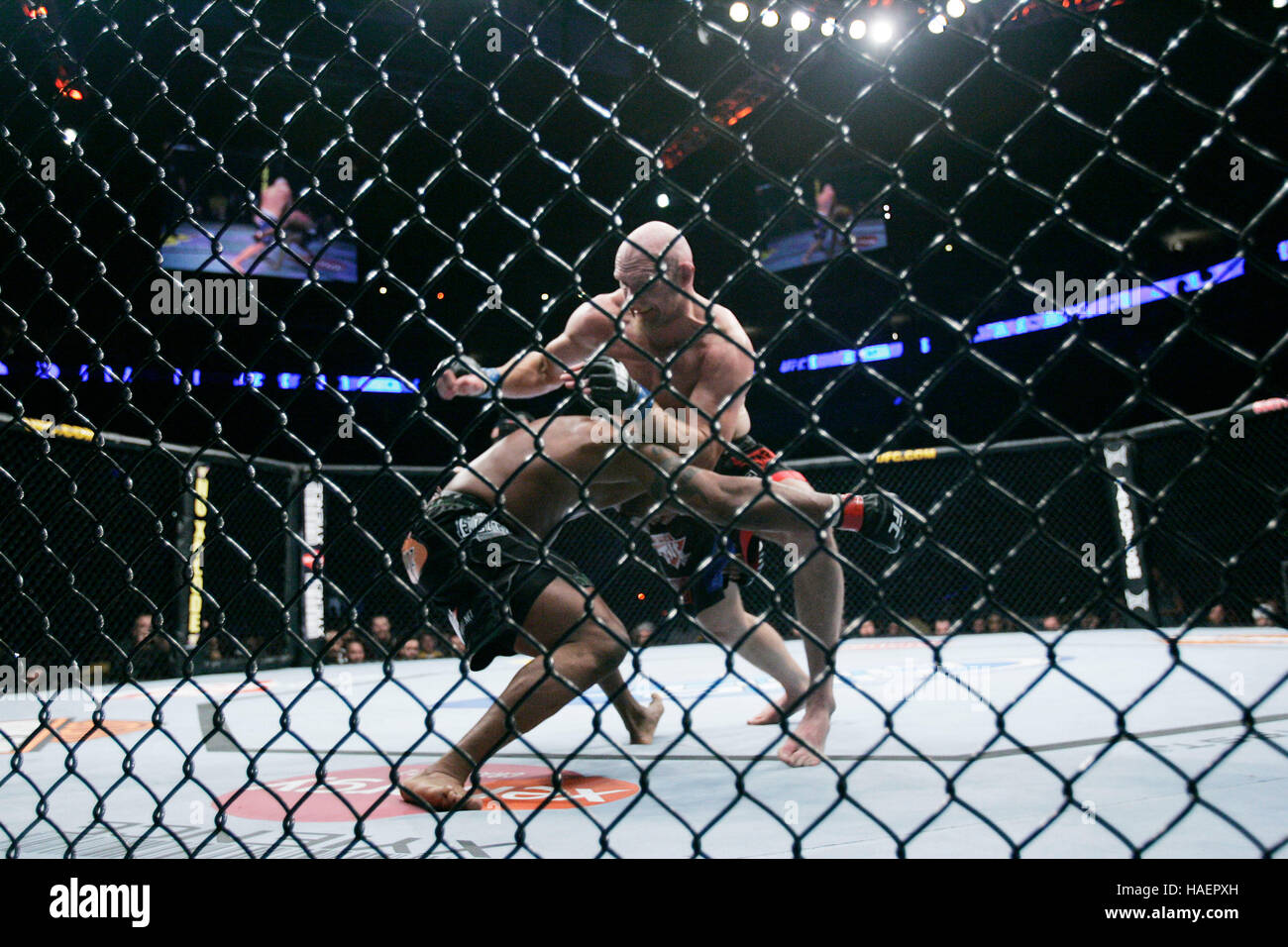 Quinton 'Rampage" Jackson, bottom, fights Keith Jardine during UFC 96 ...