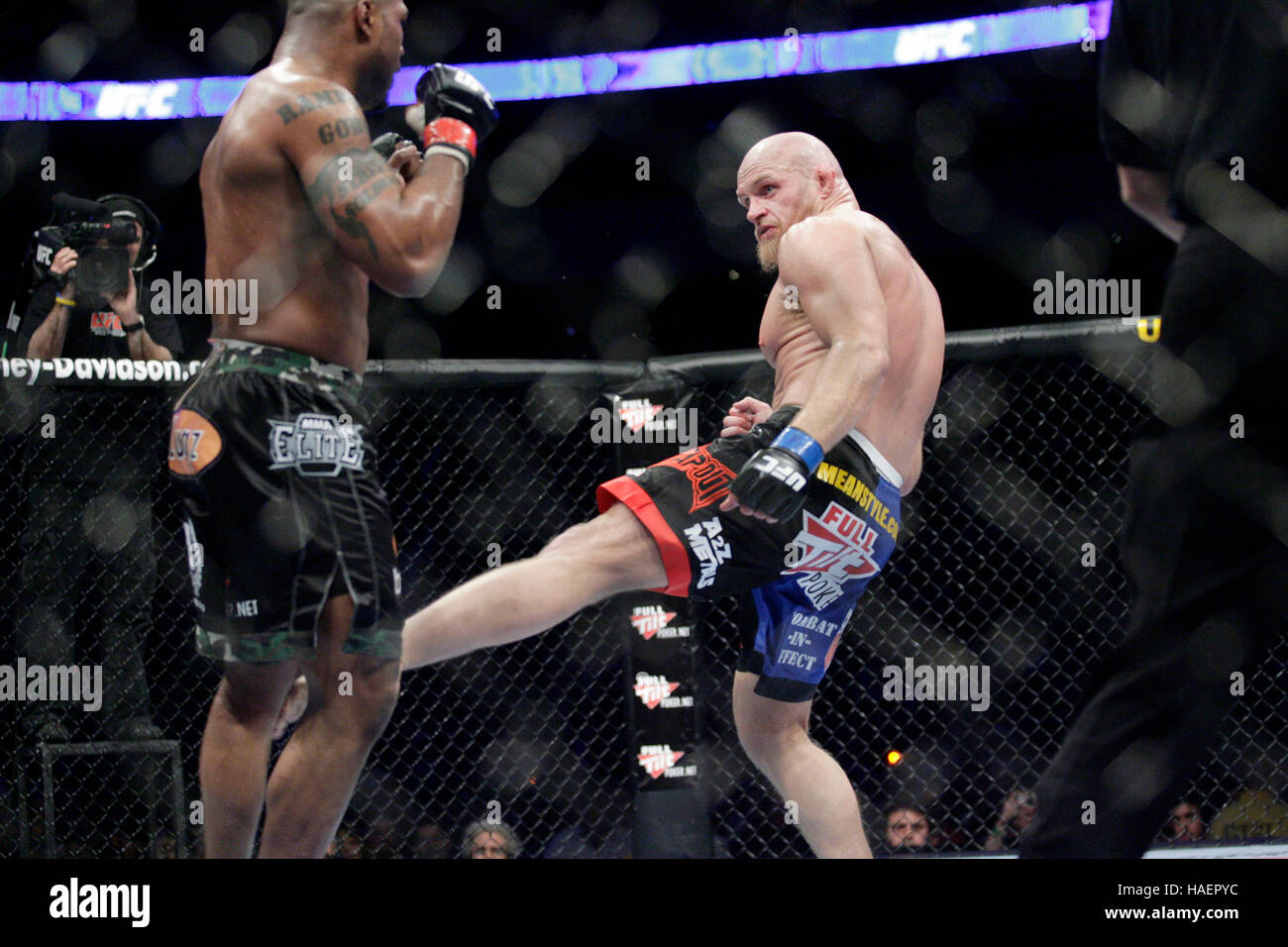 Quinton 'Rampage" Jackson, left, fights Keith Jardine during UFC 96 at ...