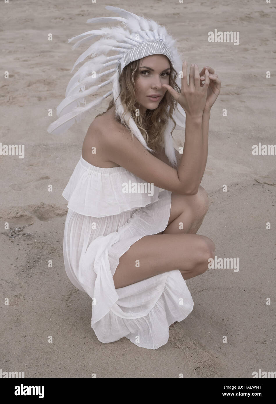 Indian woman crouching hi-res stock photography and images - Alamy