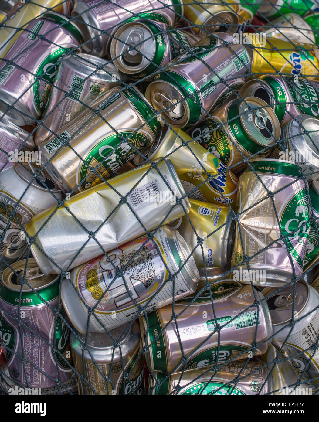 Pile of soft drink cans hi-res stock photography and images - Alamy