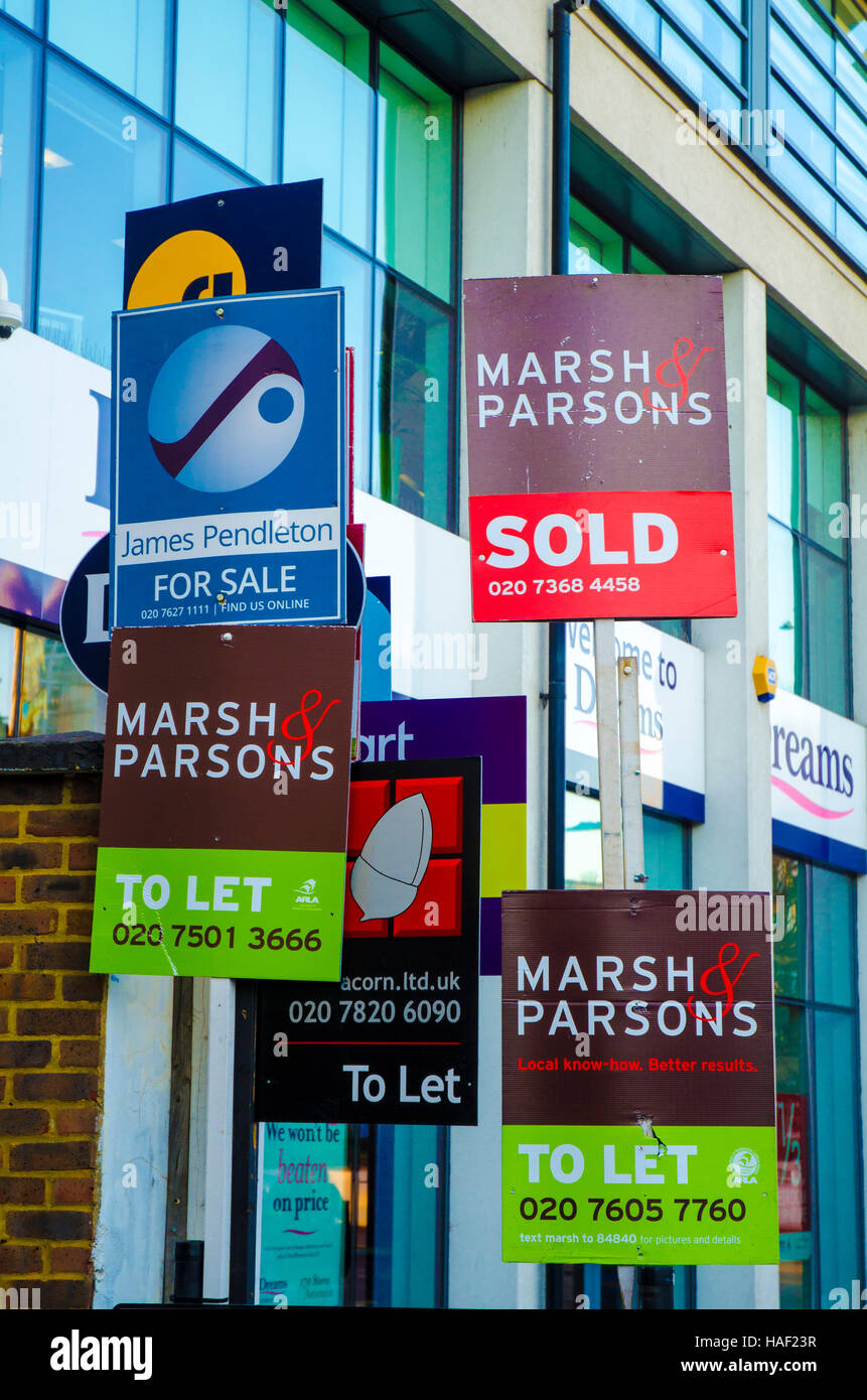 House houses grouped together hi-res stock photography and images - Alamy