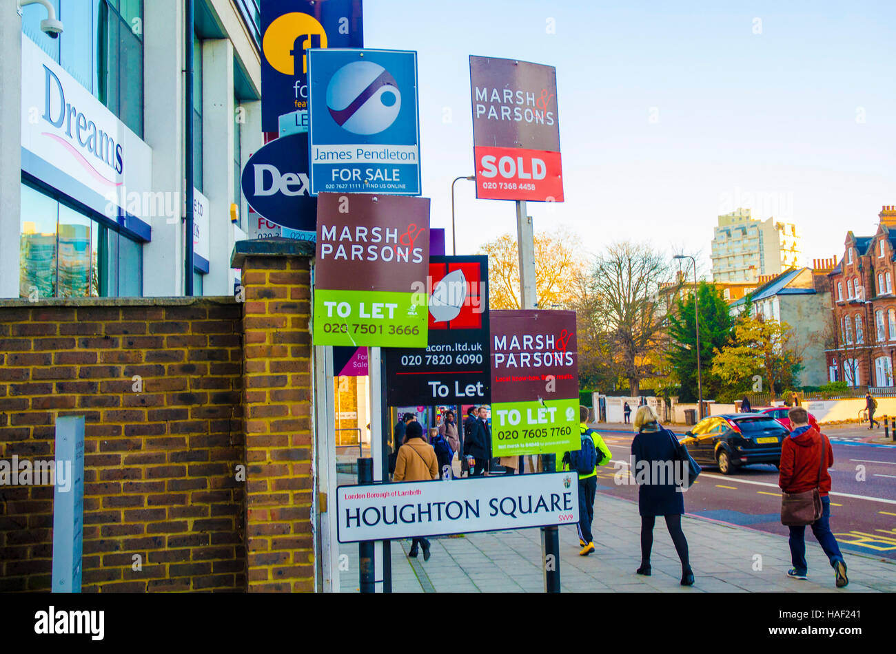 House houses grouped together hi-res stock photography and images - Alamy