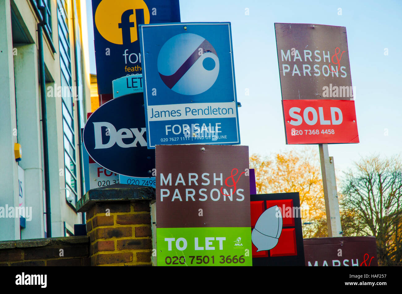 House houses grouped together hi-res stock photography and images - Alamy