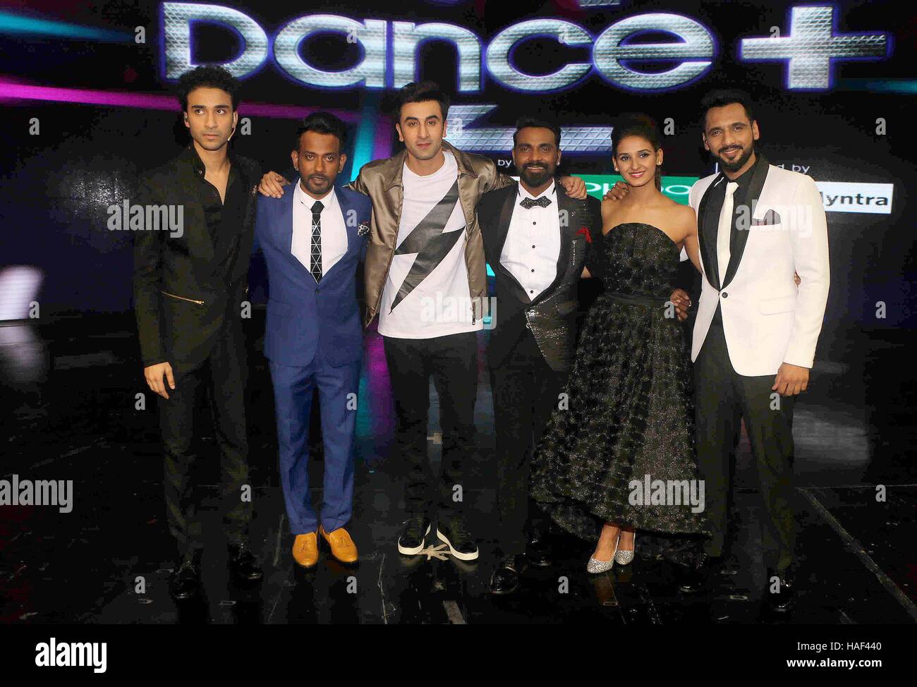 Dance plus 2 hi-res stock photography and images - Alamy