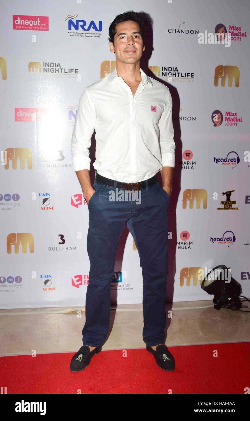 Dino model hi-res stock photography and images - Alamy