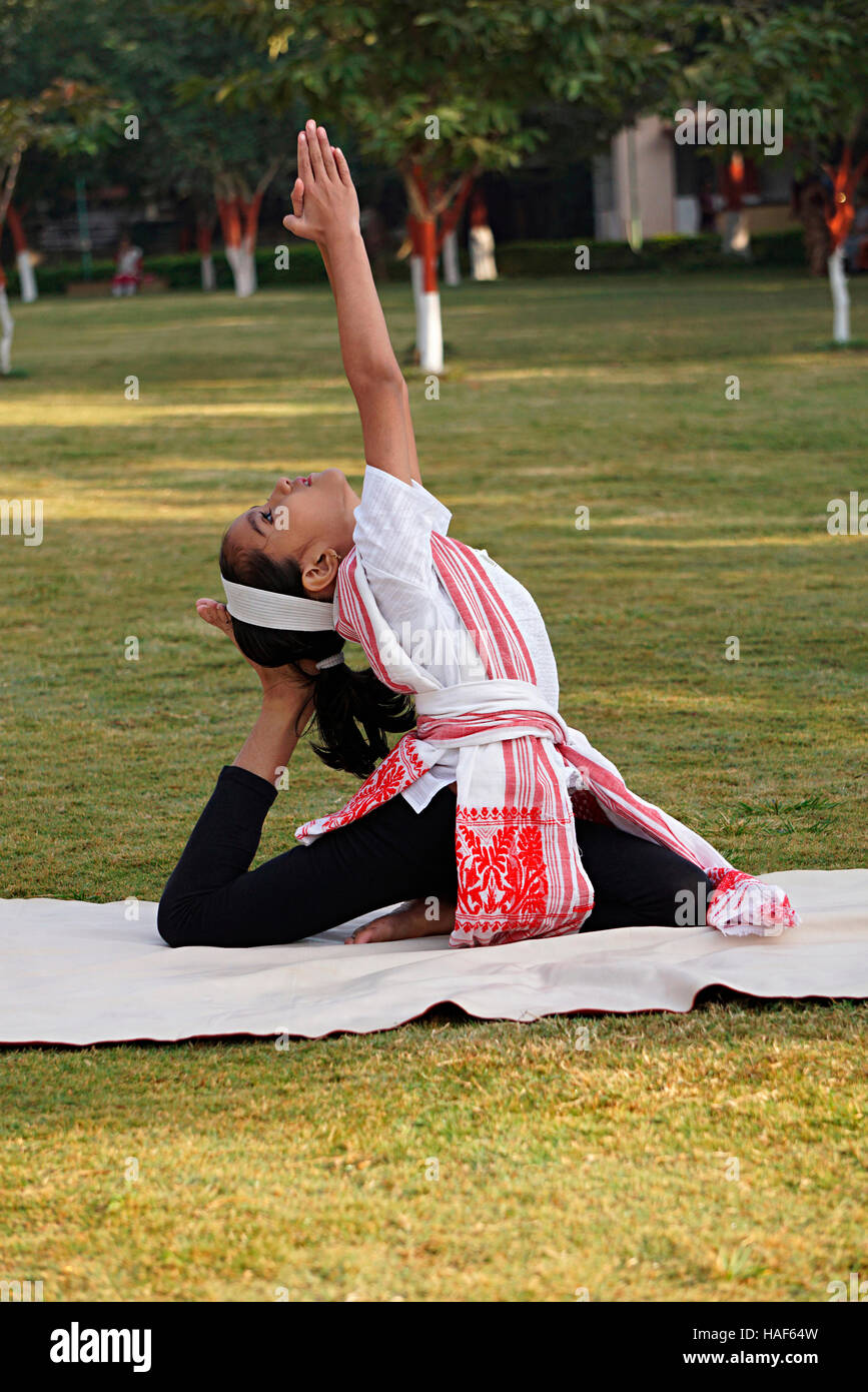 Knee bend exercise sequence hi-res stock photography and images - Alamy