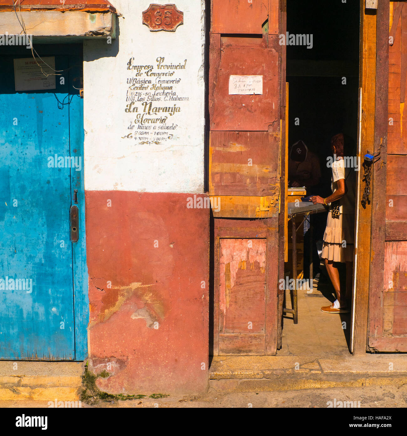 Female figure stands hi-res stock photography and images - Alamy