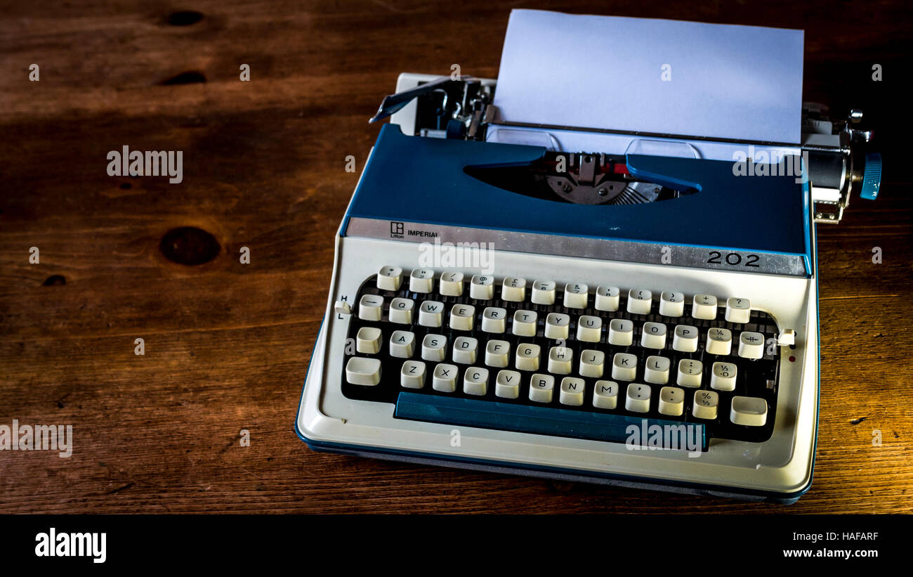 Retro mechanical typewriter hi-res stock photography and images - Alamy