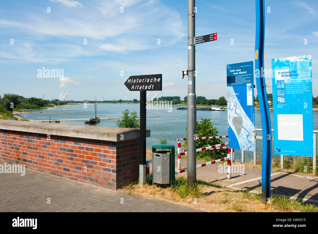 Deutschland, Monheim am Rhein, Rheinpromenade Stock Photo - Alamy