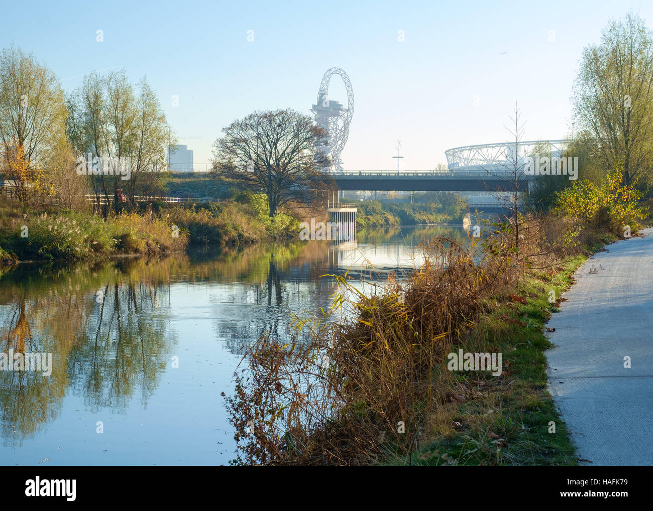 River lea london not lee hi-res stock photography and images - Alamy
