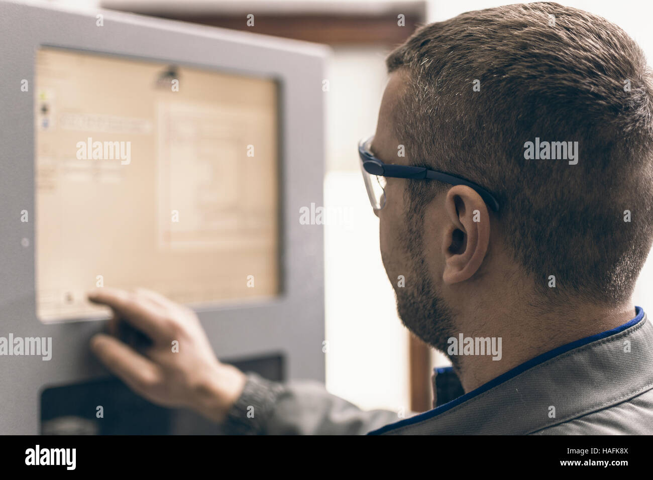 Skilled machine operator hi-res stock photography and images - Alamy