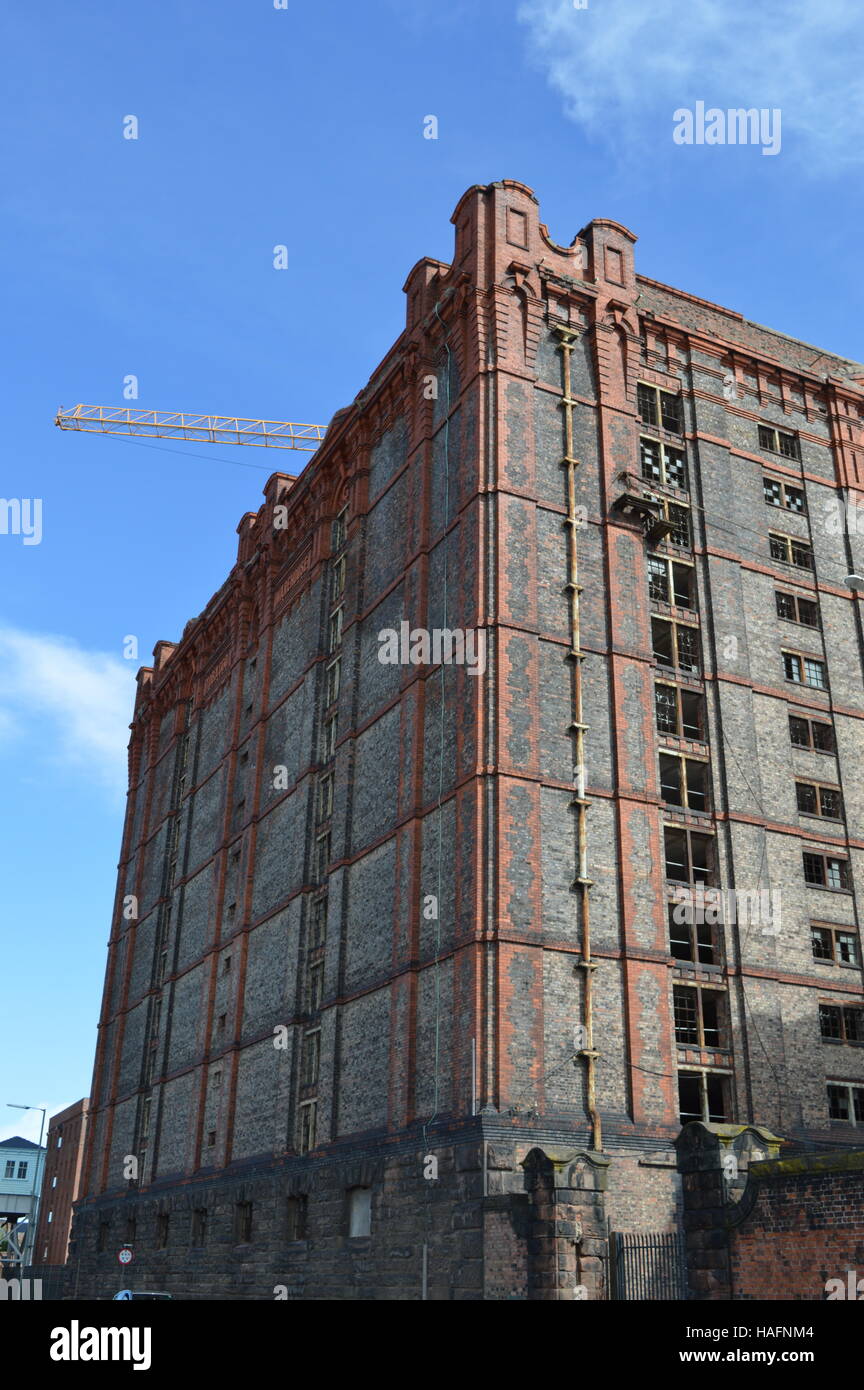 Derelict Warehouse on Stanley Dock Liverpool Stock Photo - Alamy