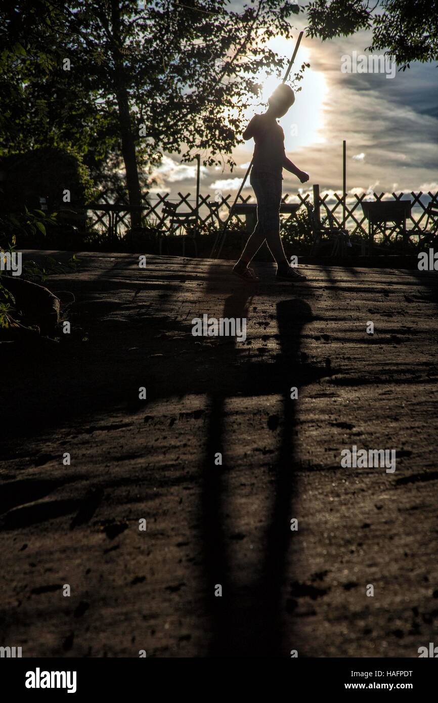 CHILD AGAINST THE LIGHT Stock Photo - Alamy