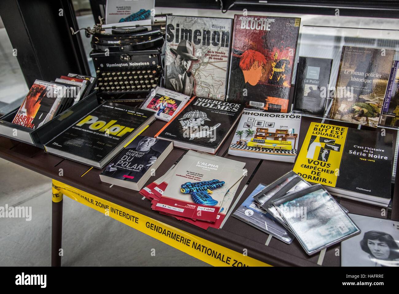 CRIME FICTION LITERATURE Stock Photo - Alamy