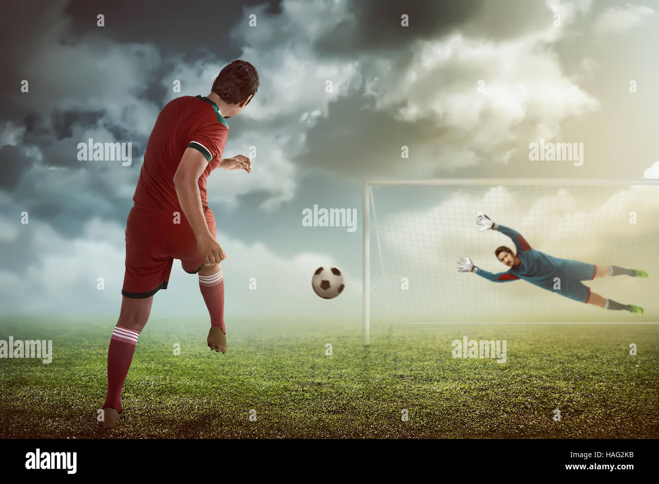 Professional football catch hi-res stock photography and images - Alamy