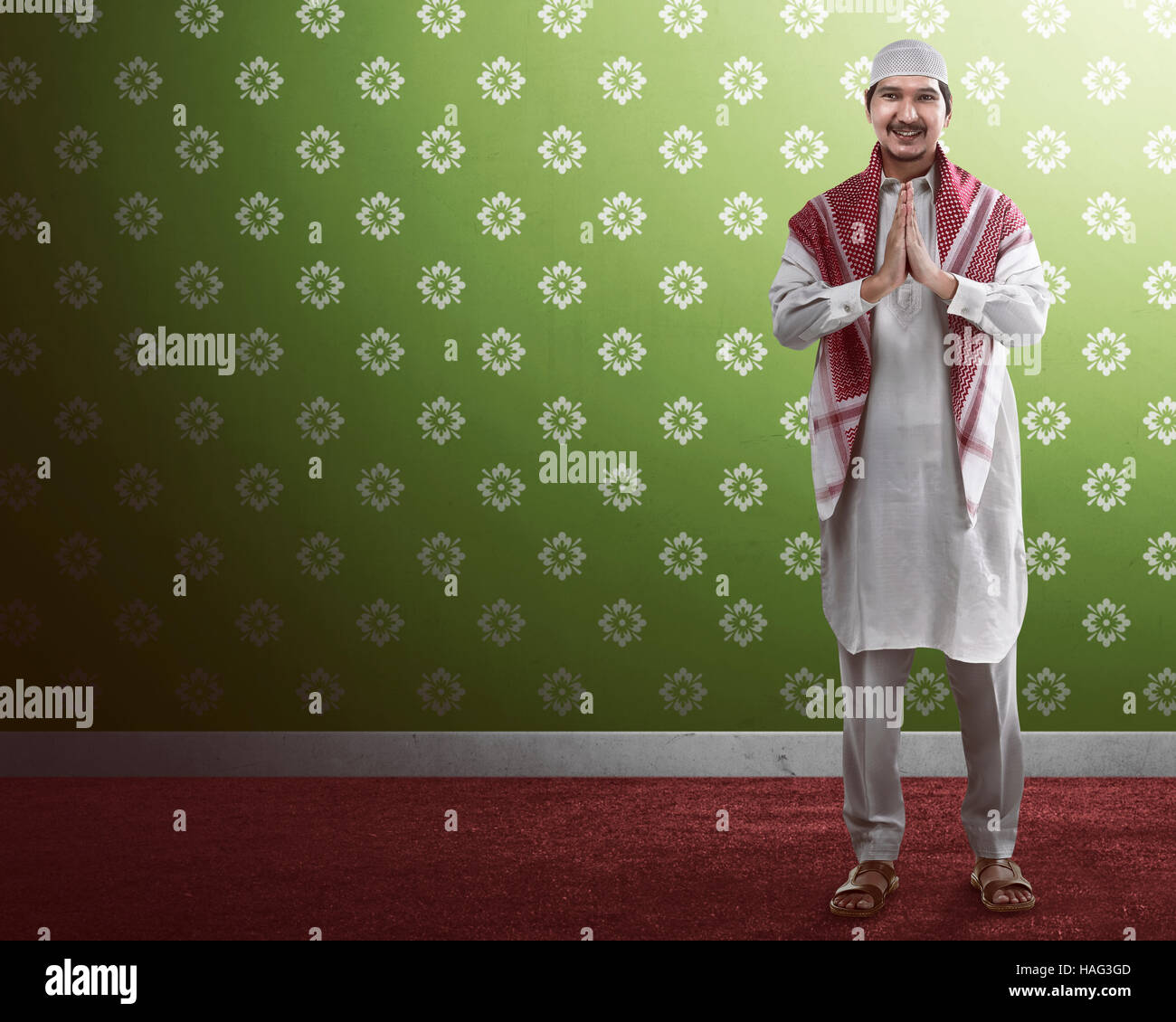 Image of handsome asian muslim man smiling Stock Photo - Alamy
