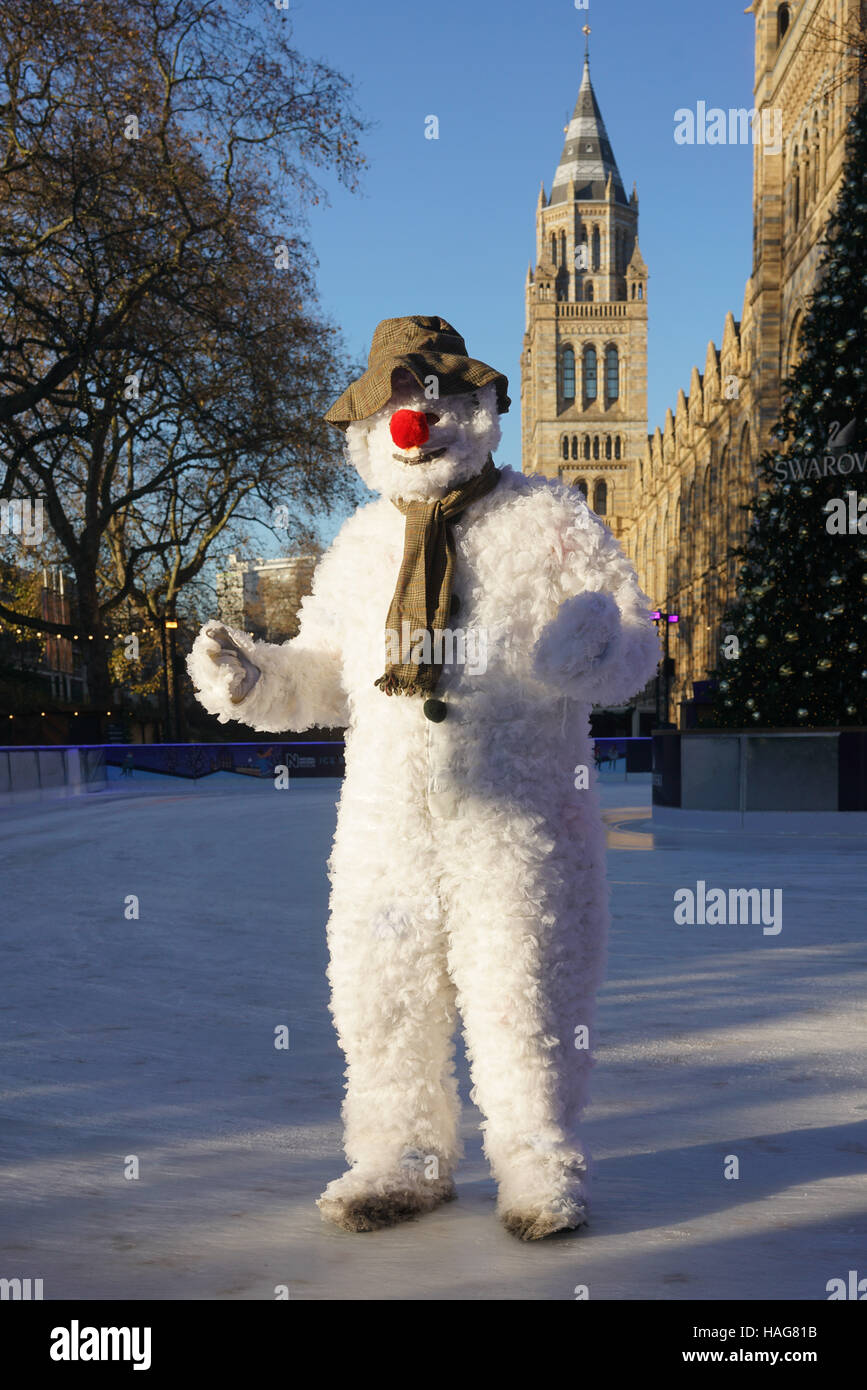 London, UK. 30th Nov, 2016. On the coldest week of the year, The ...